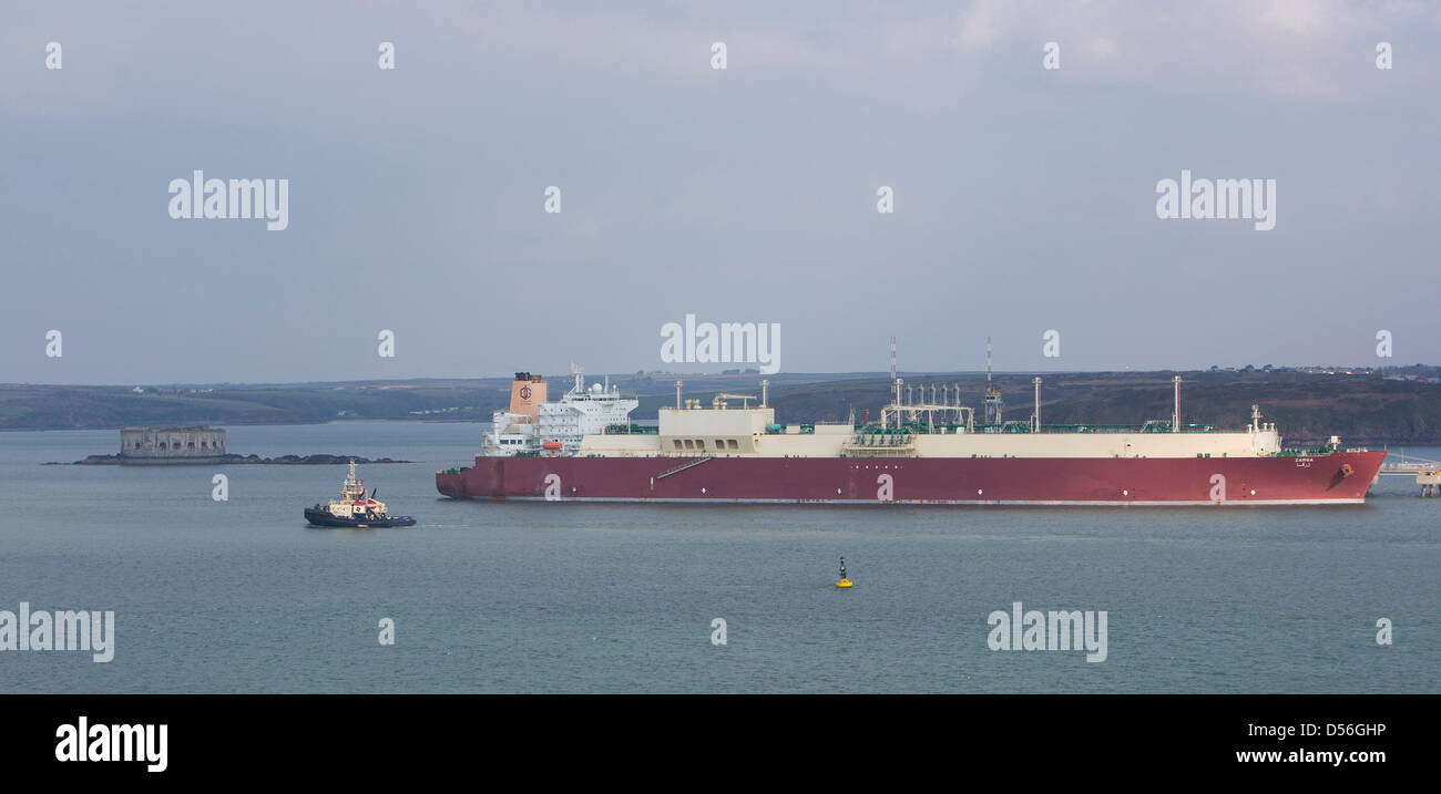 Giant Tanker High Resolution Stock Photography and Images - Alamy