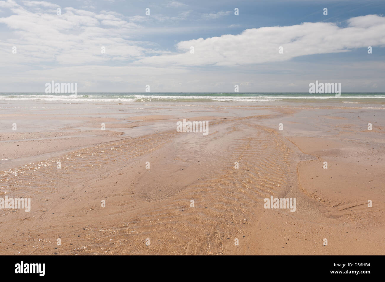 Low tide ripples reflections refraction stream wave patterns in shallow ...