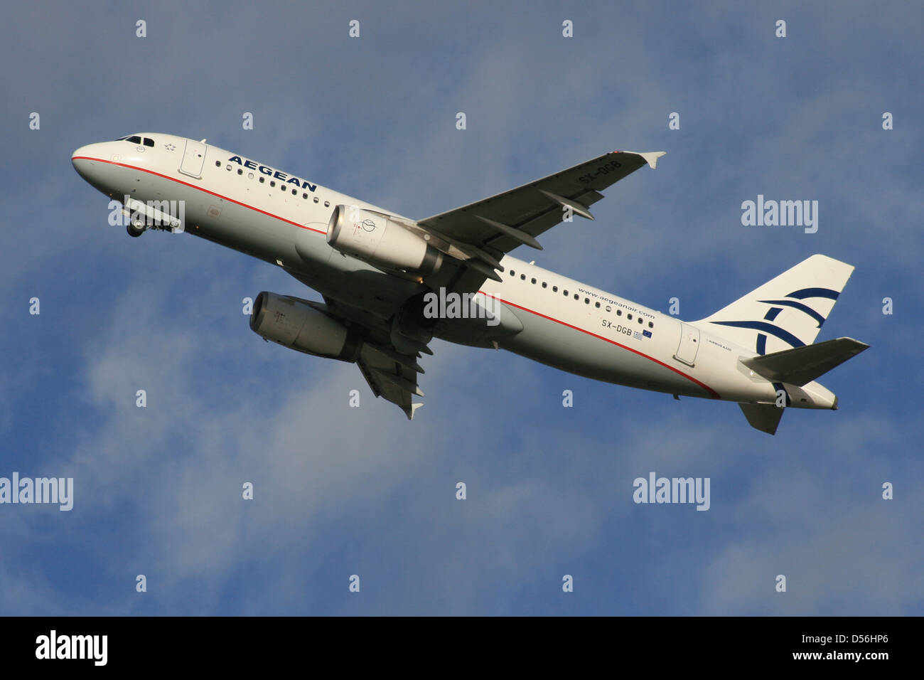 AEGEAN AIRWAYS AIRBUS A320 GREECE Stock Photo - Alamy