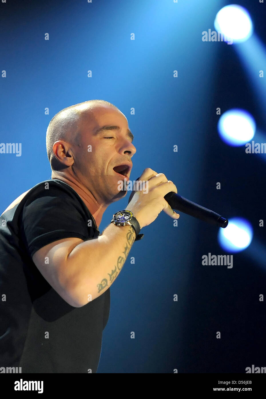 Italian singer Eros Ramazzotti performs on stage at o2 World in Berlin ...