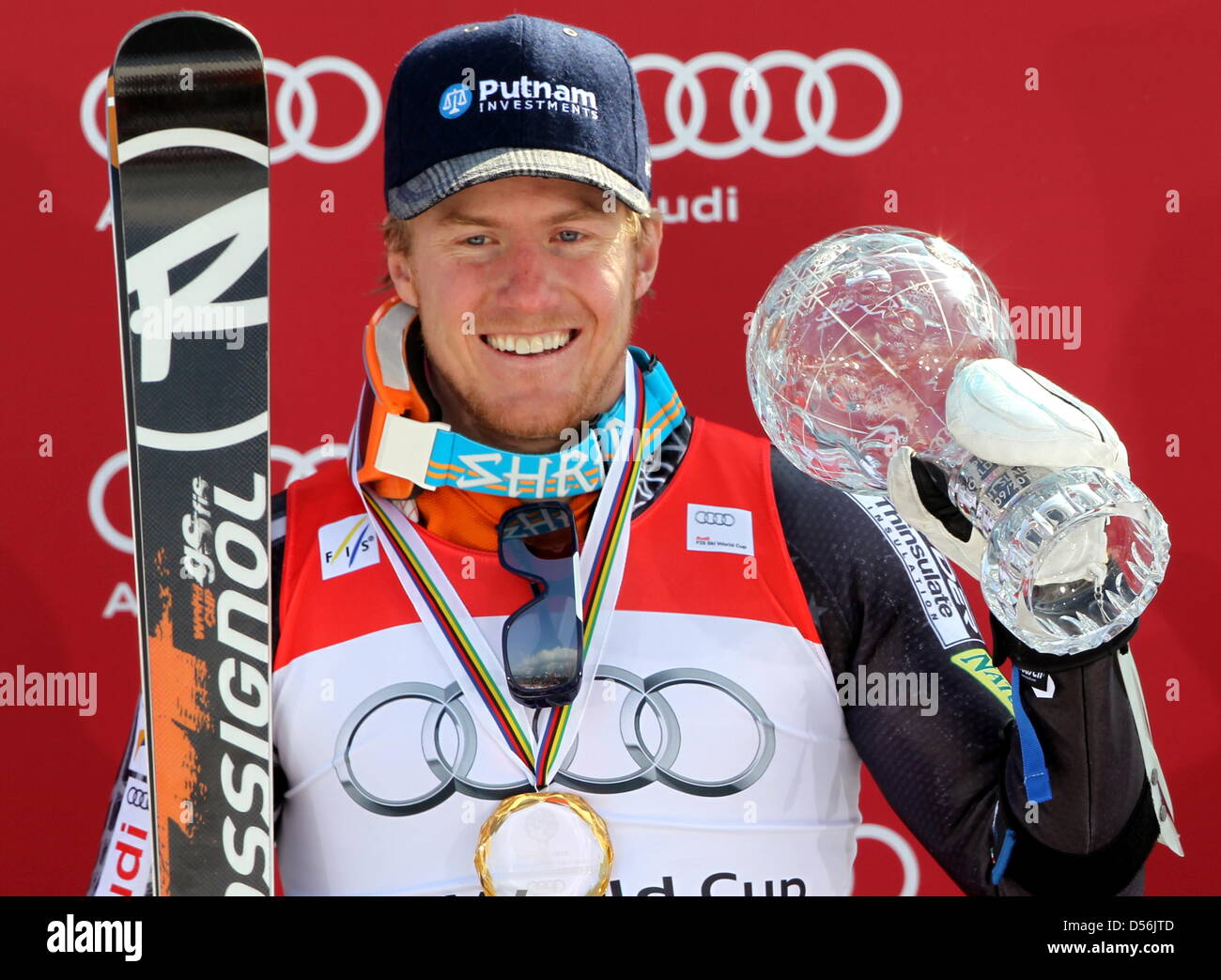 USA's Giant Slalom worldcup winner Ted Ligety smiles with his trophy in ...