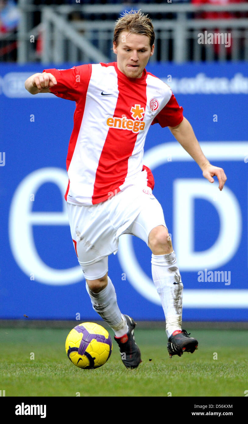 Mainz's Eugen Polanski in action during the German Bundesliga match ...