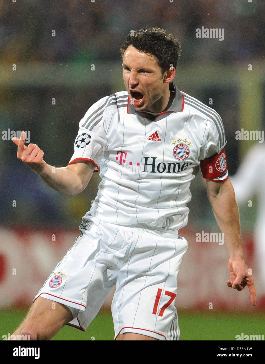 Van bommel bayern hi-res stock photography and images - Alamy