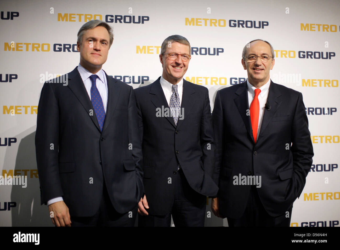 Eckard Cordes (C), CEO of Metro Group, and members of the board Frans ...