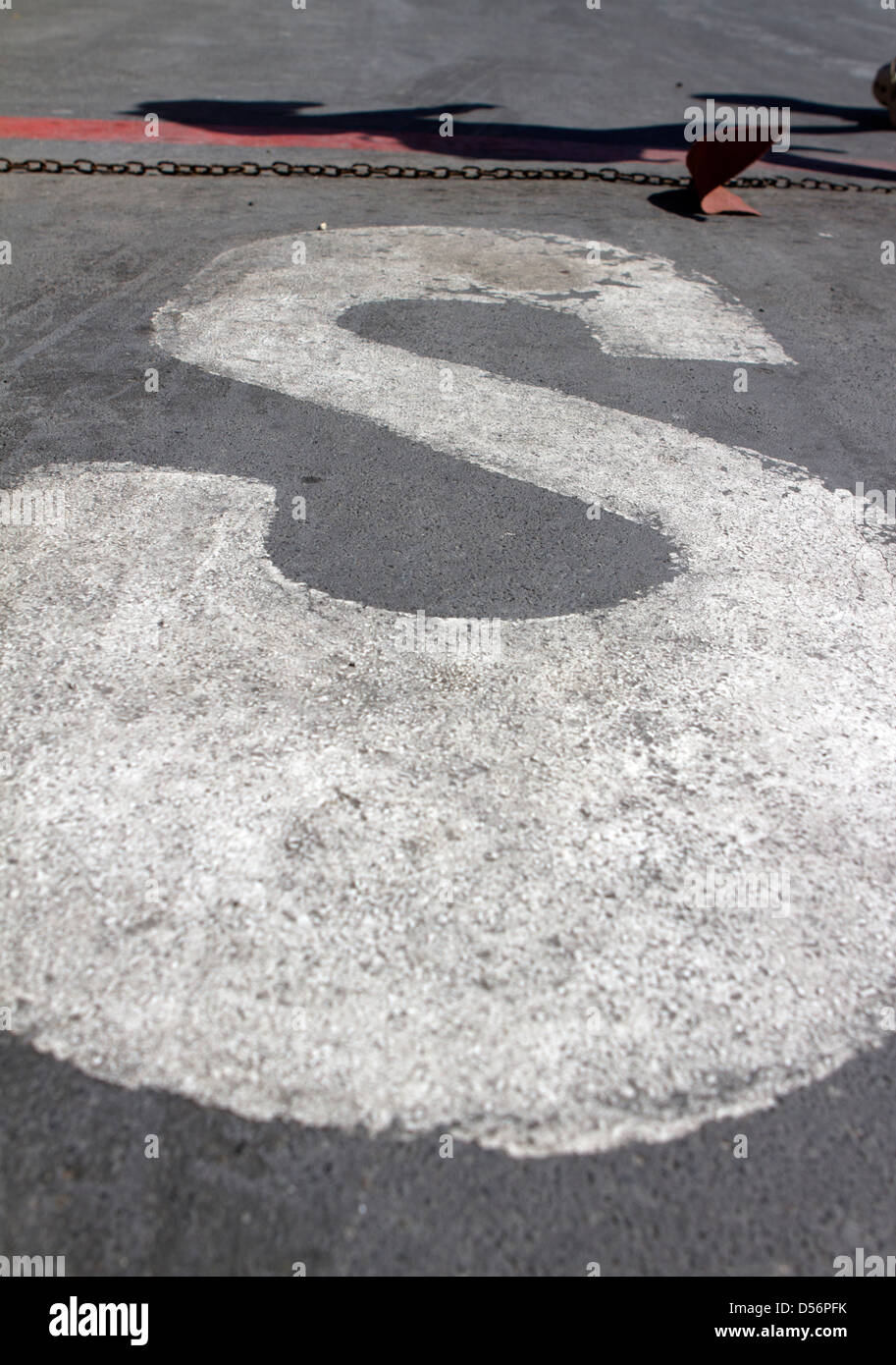 Road marking markings hi-res stock photography and images - Alamy