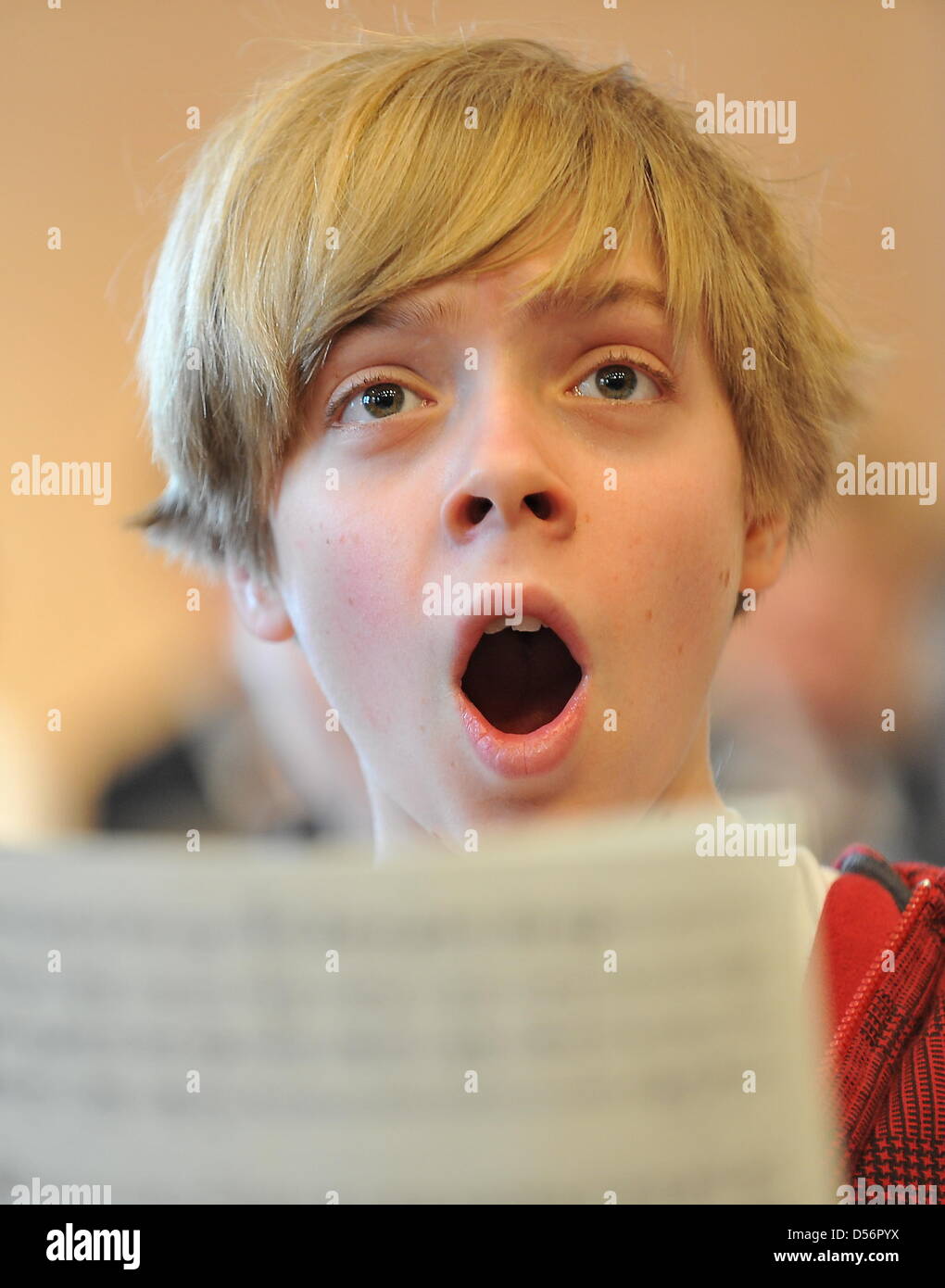 Choirboy hi-res stock photography and images - Alamy