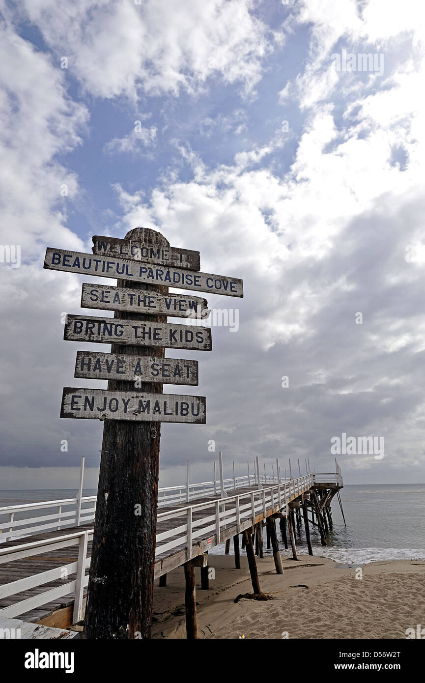 Paradise cove sign hi-res stock photography and images - Alamy