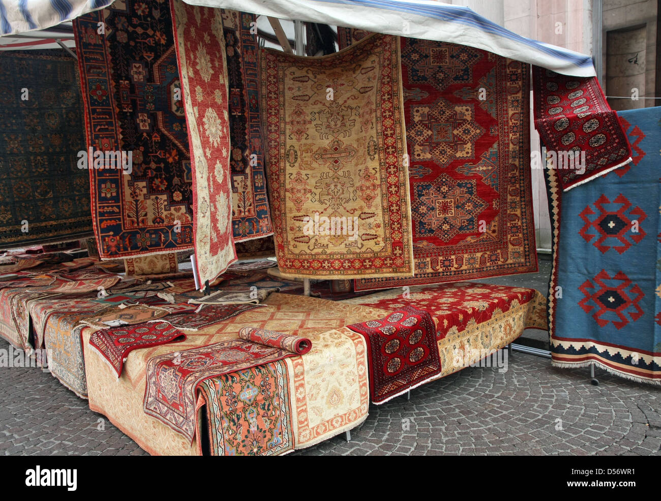 Persian crafts hi-res stock photography and images - Alamy