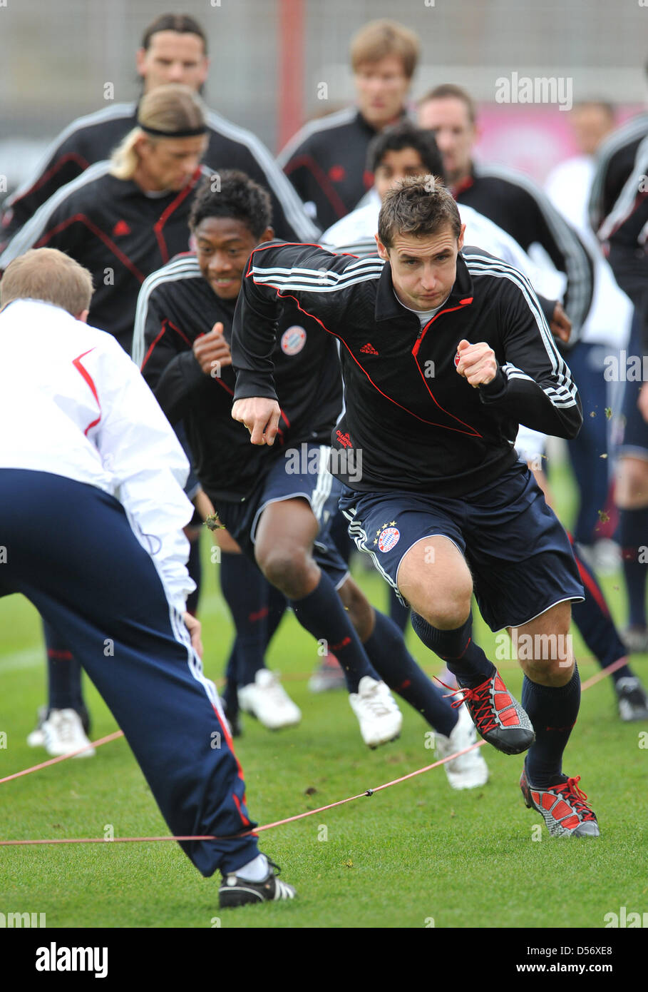 Manchester united during training 2010 hi-res stock photography and ...