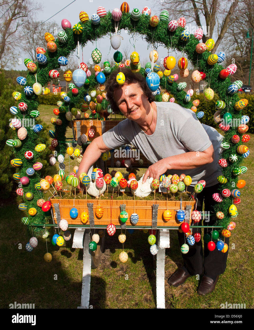 Hannelore Horstmeyer decorates her front garden with weatherproof ...