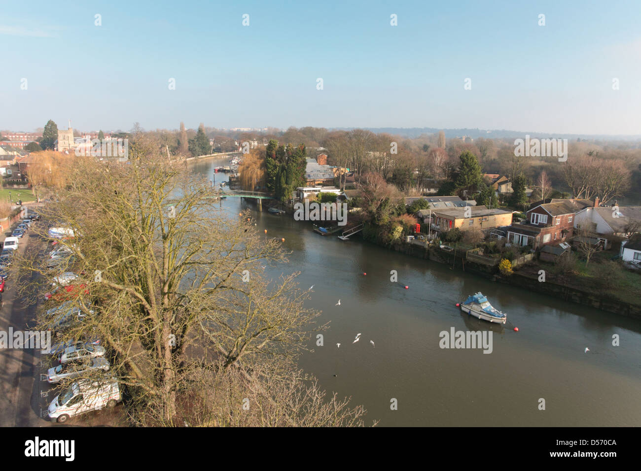 River thames homes hi-res stock photography and images - Alamy