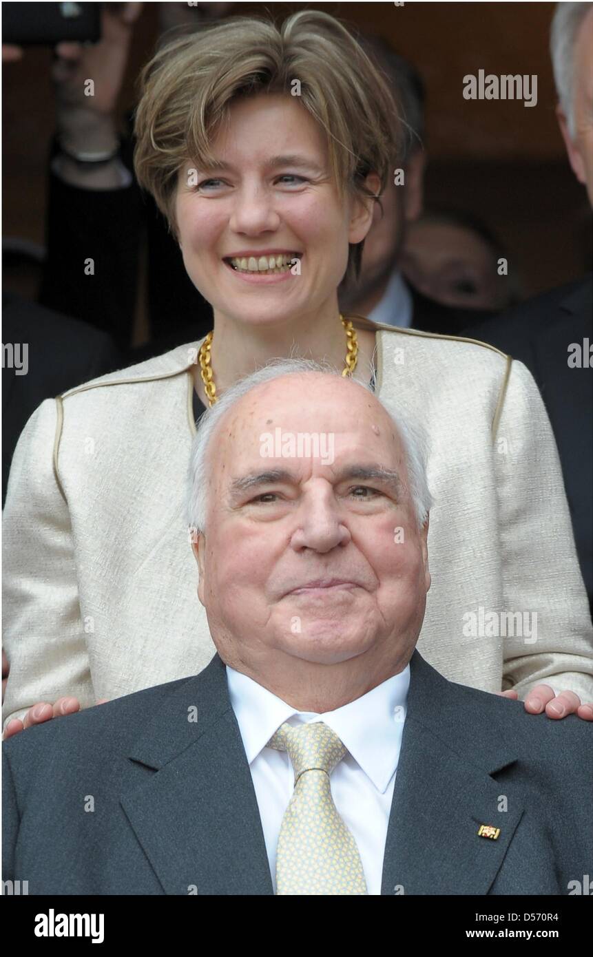 Former German chancellor Helmut Kohl and his wife Maike Kohl-Richter ...
