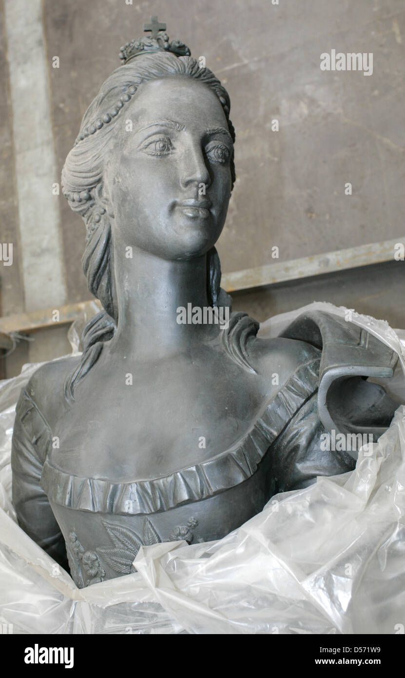 Sculpture russian empress catherine ii hi-res stock photography and ...