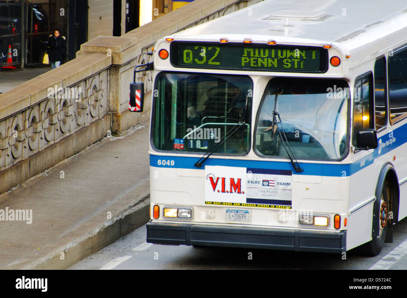 Q32 bus queensboro bridge hi-res stock photography and images - Alamy