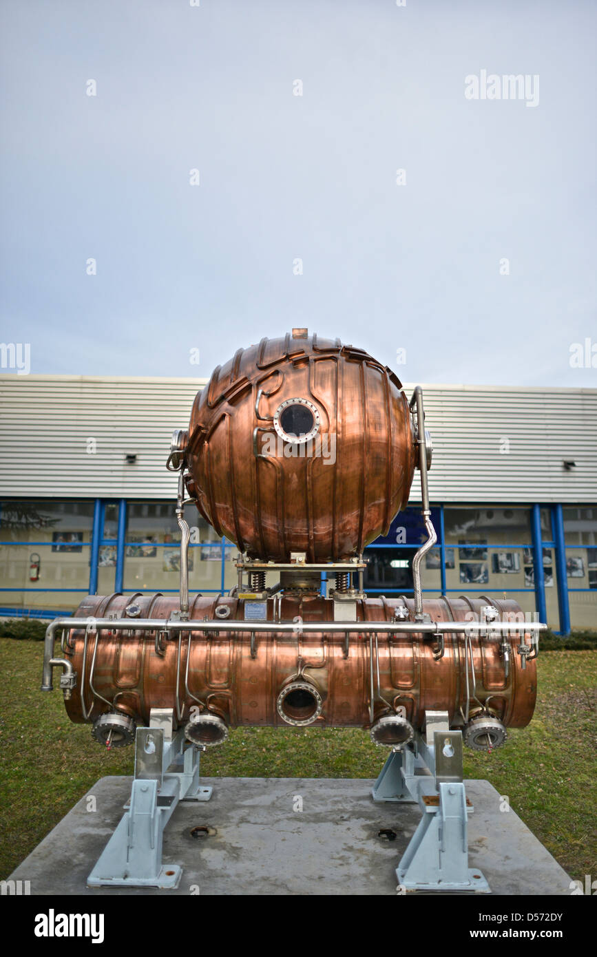 Hersteller Interatom Accelerating Cavity at CERN, the European ...