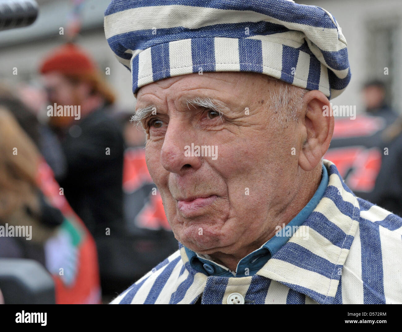 Inmate buchenwald concentration camp hi-res stock photography and images - Alamy