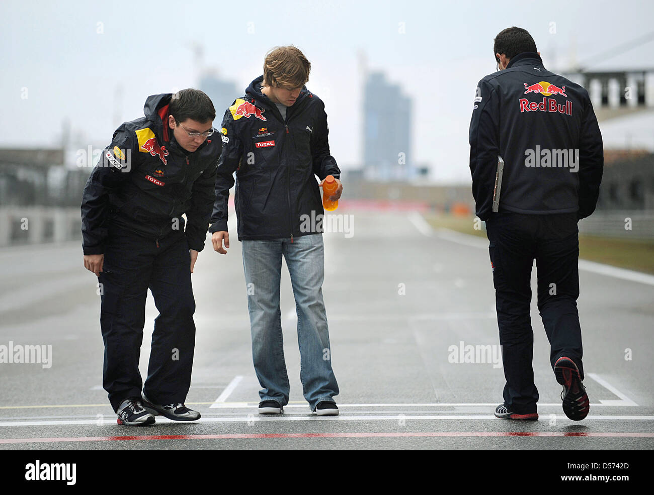 Red bull racing walk circuit hi-res stock photography and images - Alamy