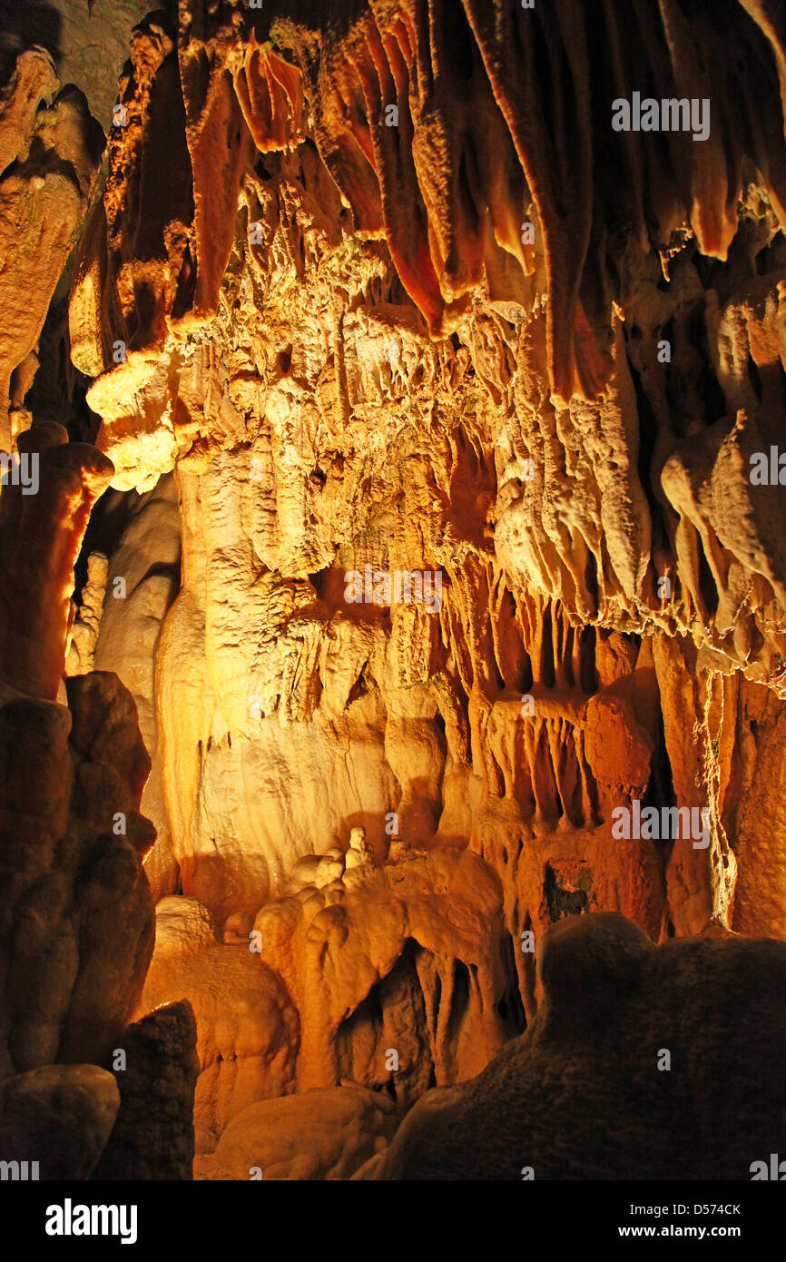 Stalactites and stalagmites hi-res stock photography and images - Alamy