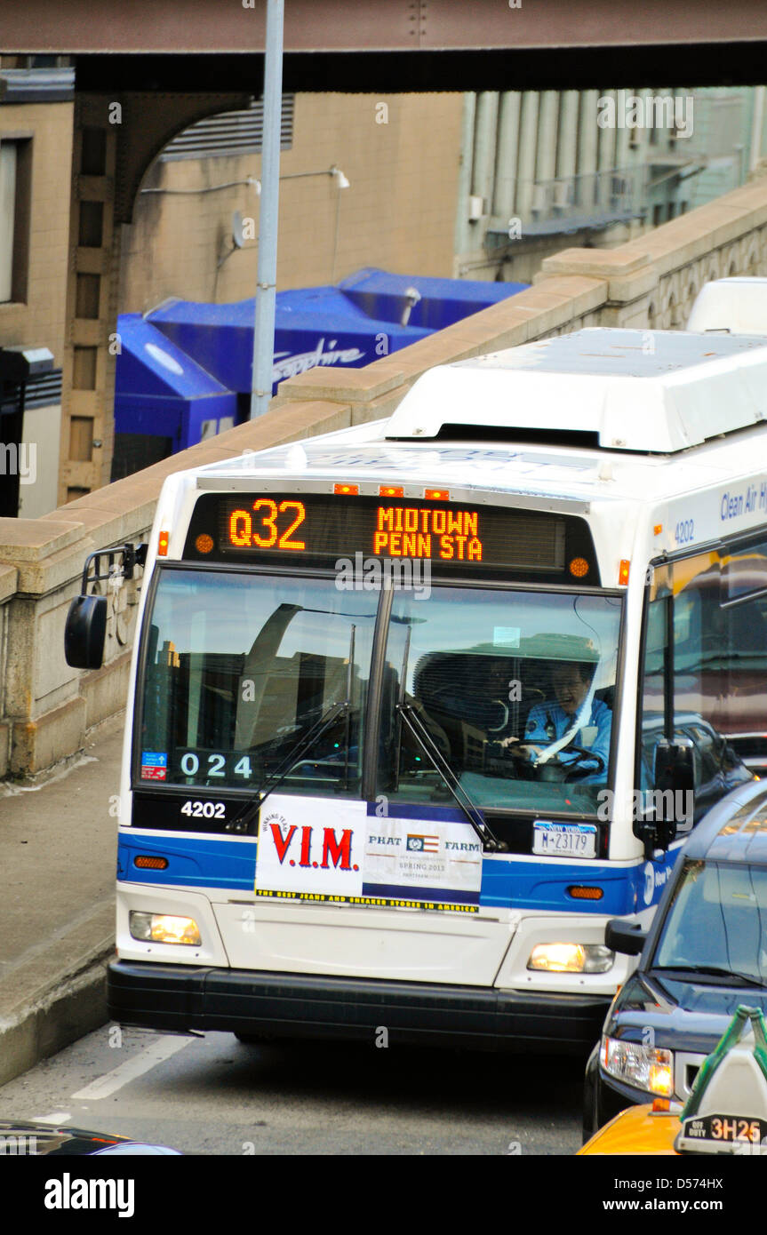 Mta q32 public transportation bus hi-res stock photography and images ...