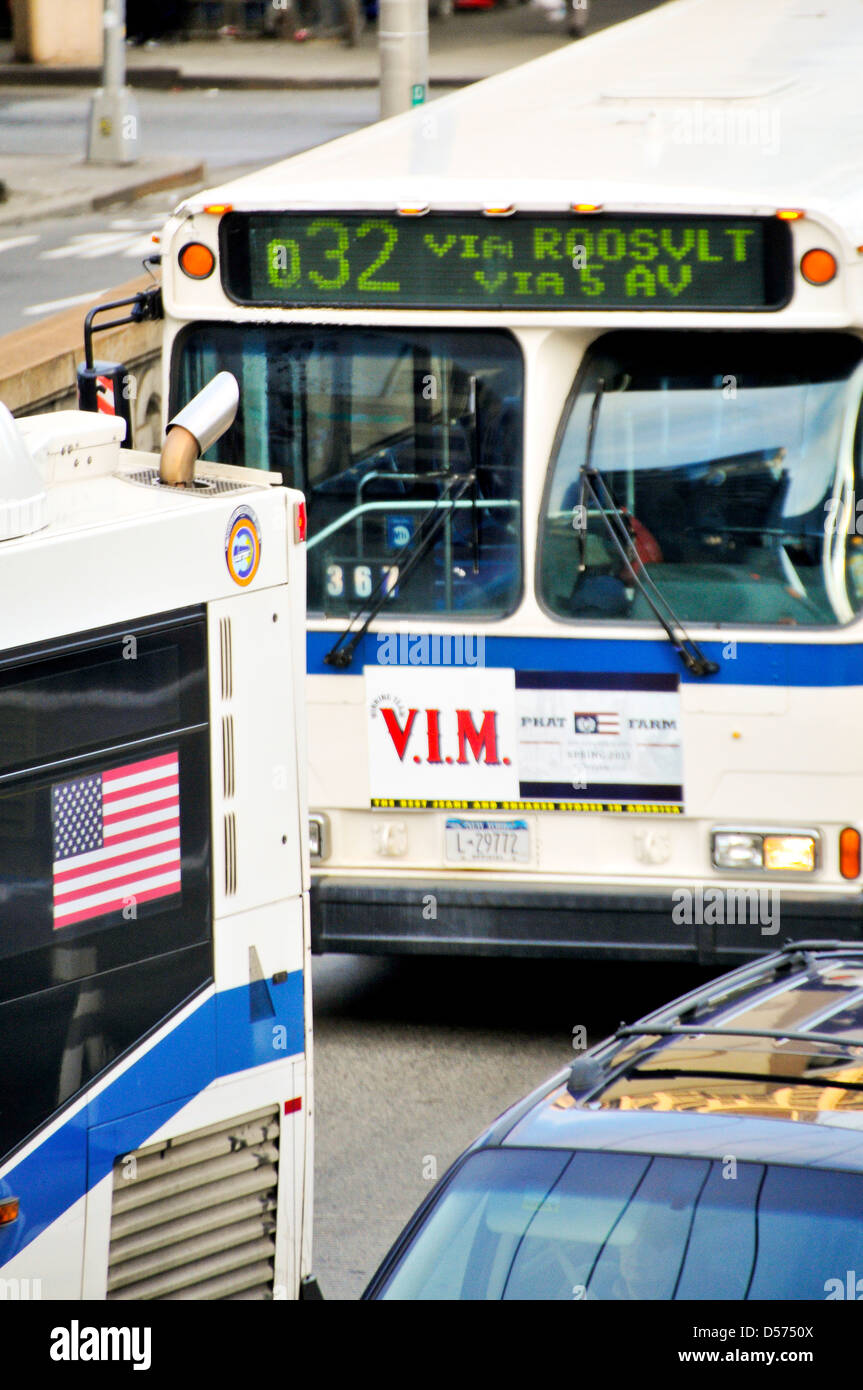 Q32 bus queensboro bridge hi-res stock photography and images - Alamy