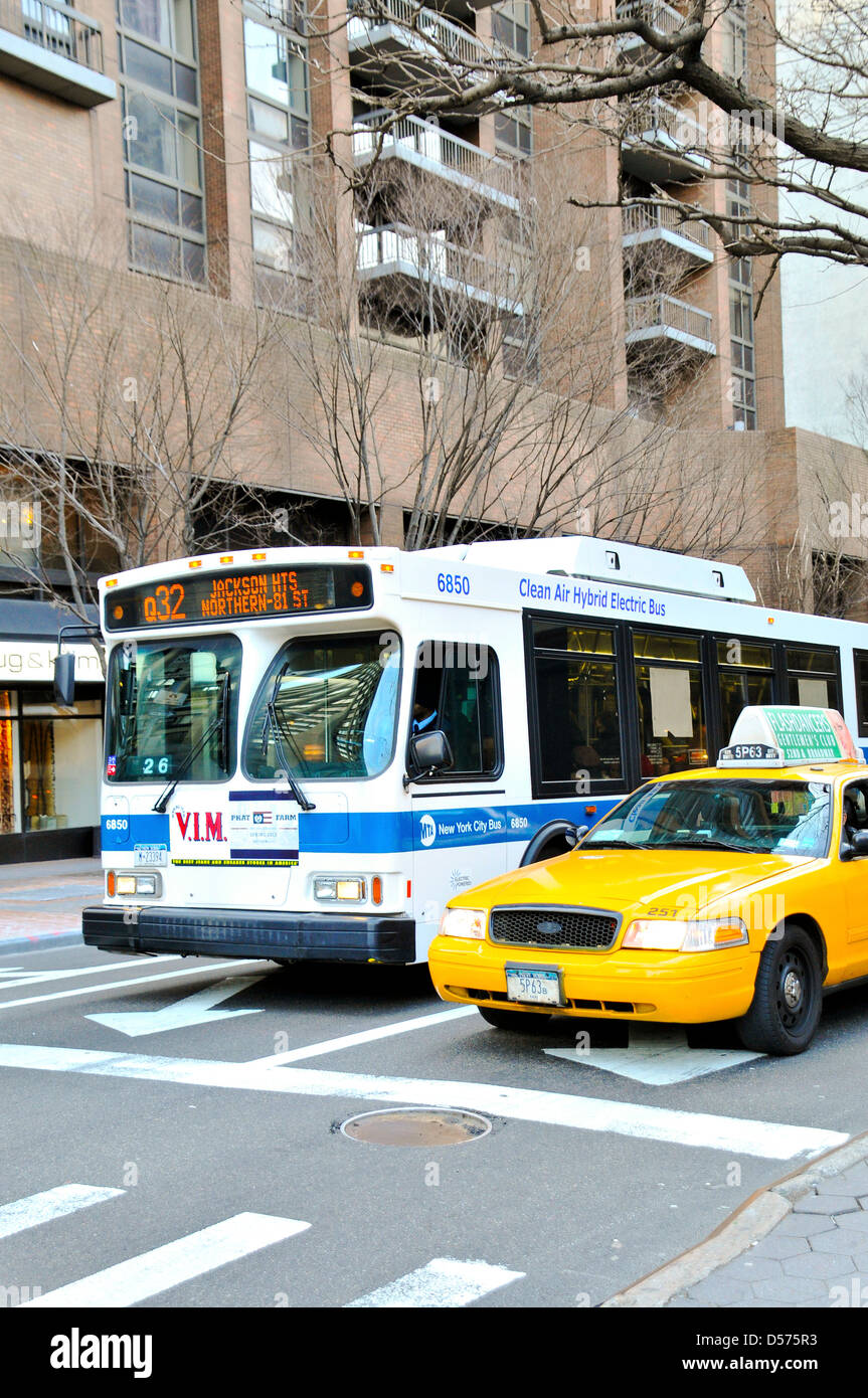 Q32 bus queensboro bridge hi-res stock photography and images - Alamy