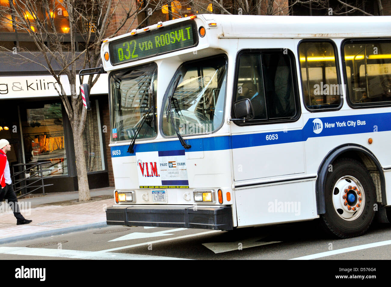 Q32 bus queensboro bridge hi-res stock photography and images - Alamy