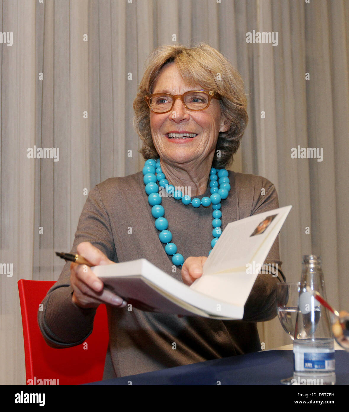 Princess Irene of The Netherlands presents her book 'leven in ...