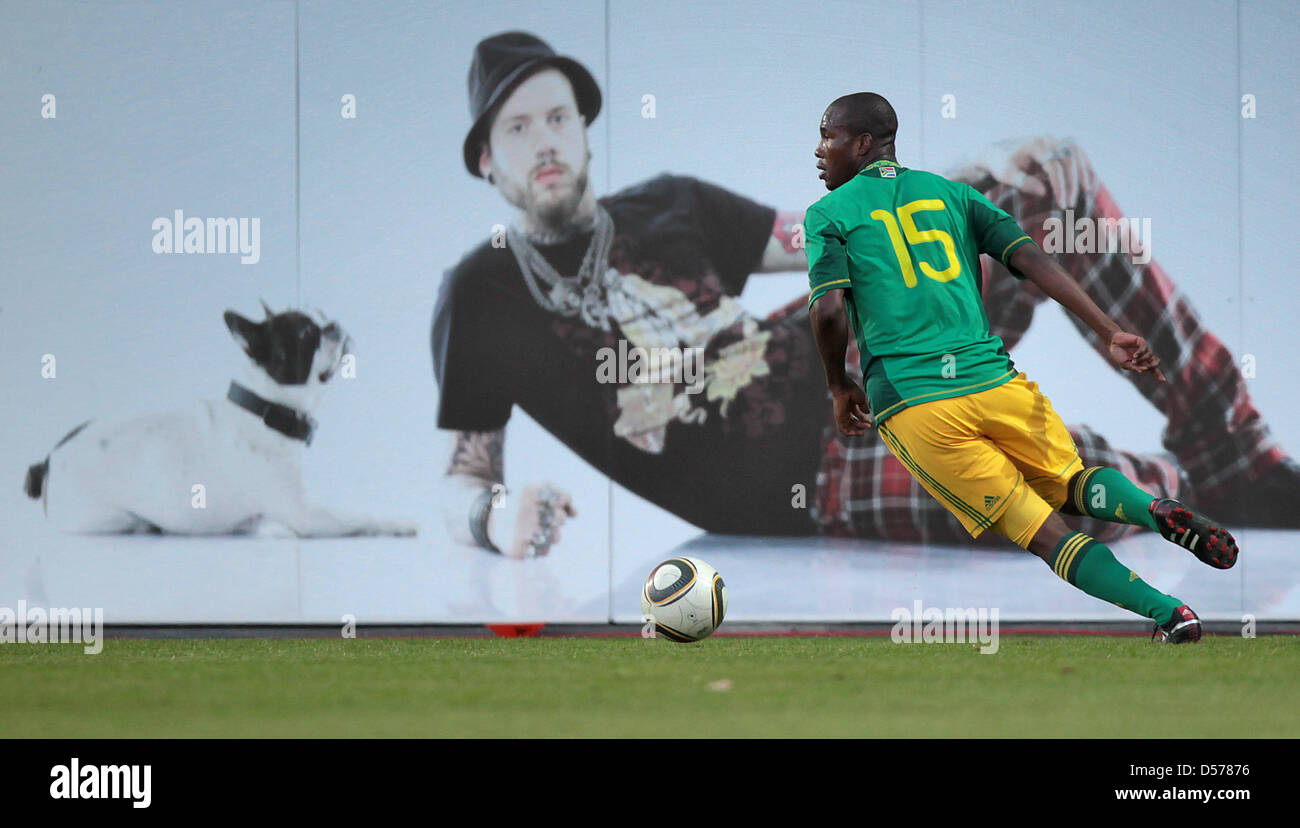 South Africa's Innocent Mdledle plays the ball during international ...