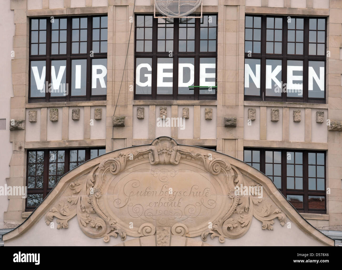 The main entrance of Gutenberg school reads the writing 'We commemorate ...