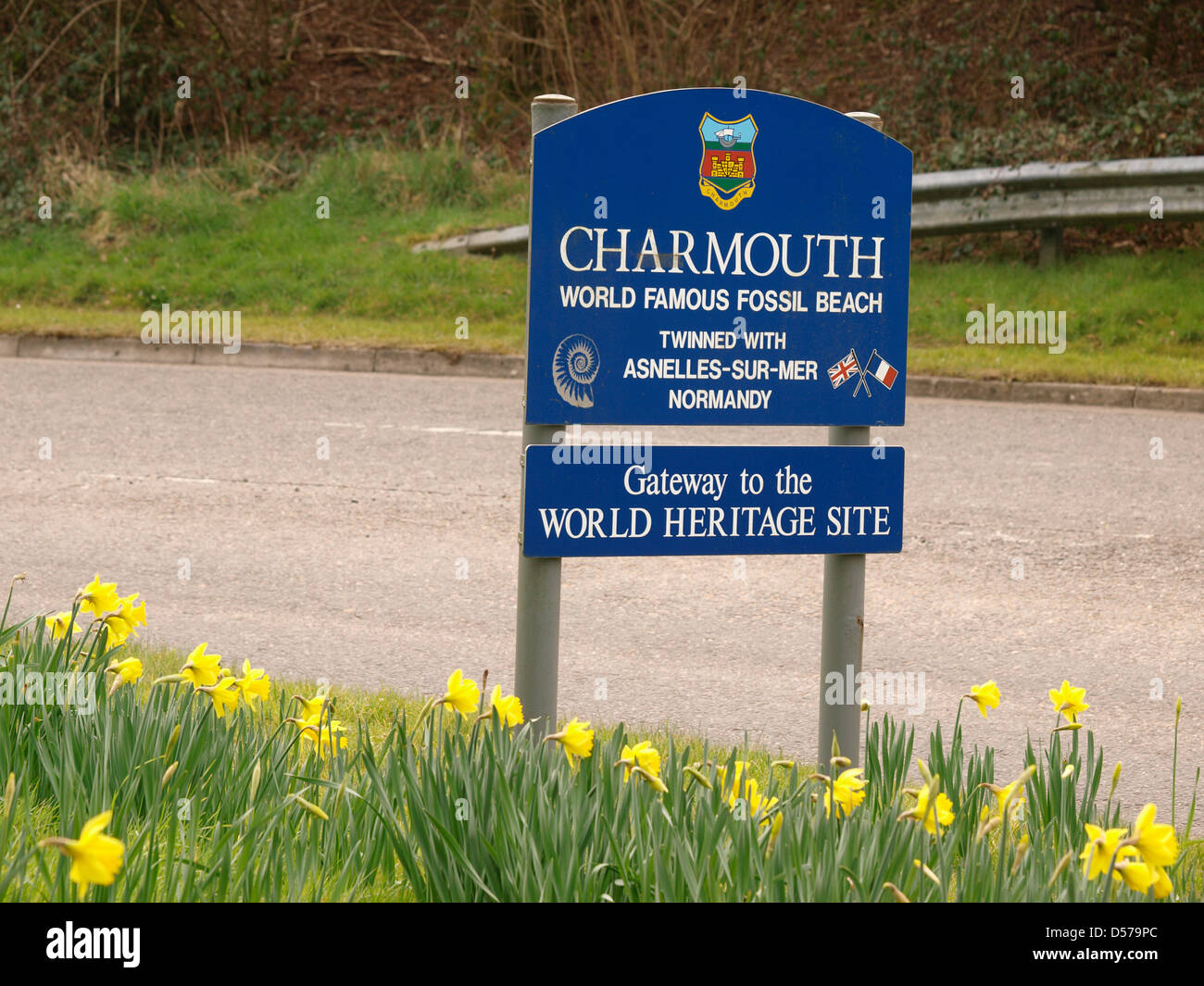 Charmouth village entrance Stock Photo - Alamy