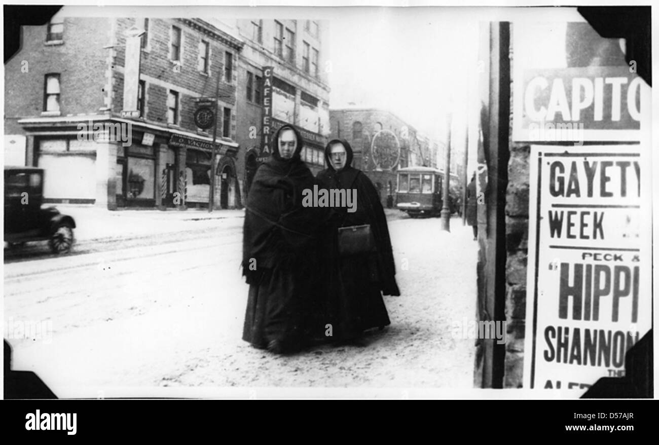 Catholic nuns 1920s hi-res stock photography and images - Alamy