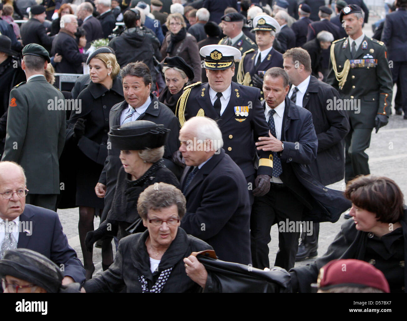 Queen Beatrix of the Netherlands (front L), Crown Prince Willem ...