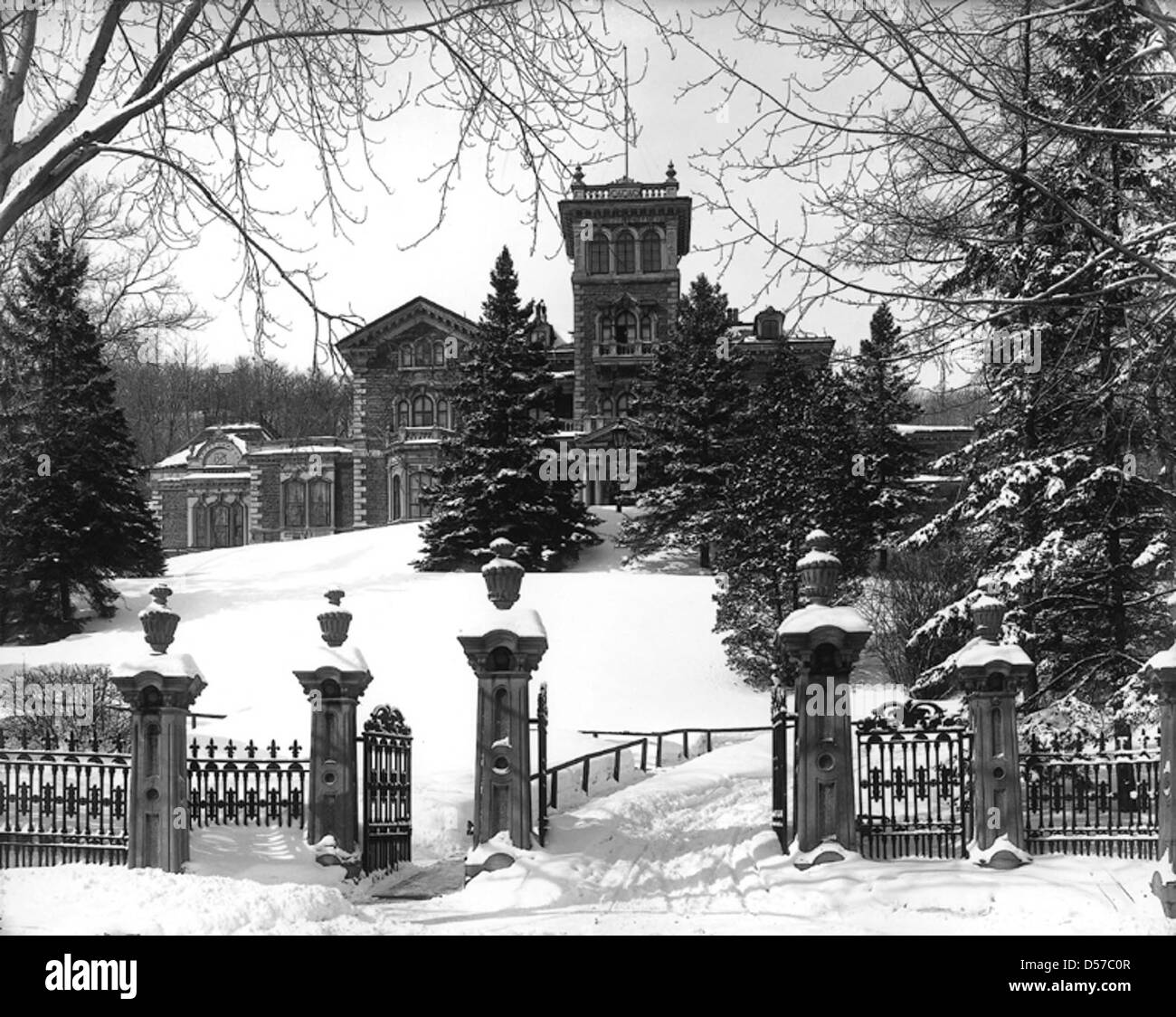 Ravenscrag montreal hi-res stock photography and images - Alamy