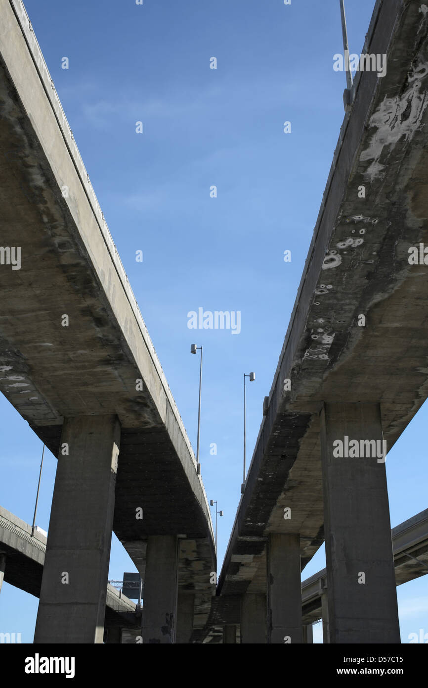 Concrete viaducts hi-res stock photography and images - Alamy