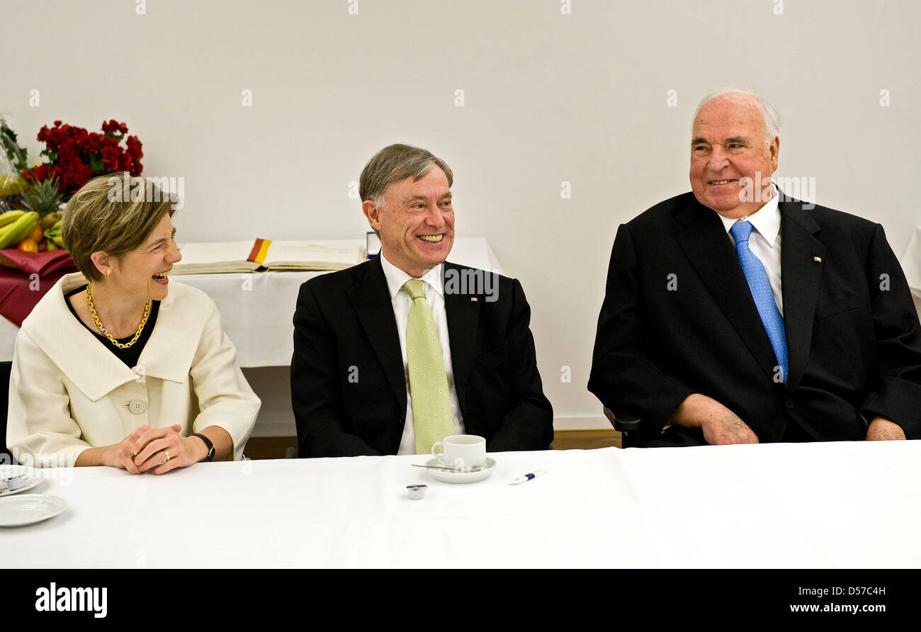 Former German long-time chancellor Helmut Kohl (R), his wife Maike Kohl ...