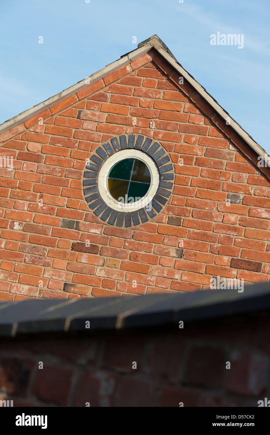 Circular window brickwork hi-res stock photography and images - Alamy
