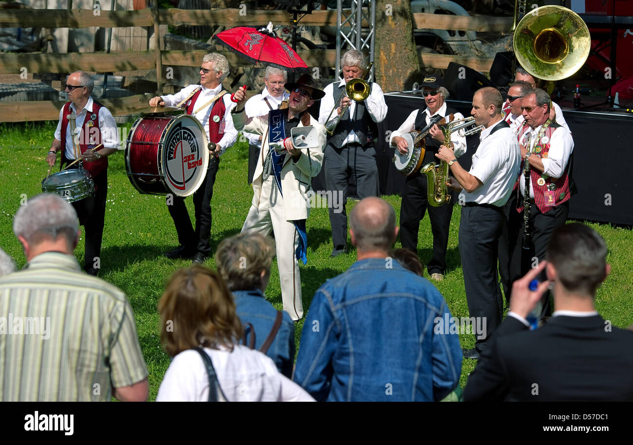 Dutch marching band 'Mardi Gras' perform at the International Dixieland ...
