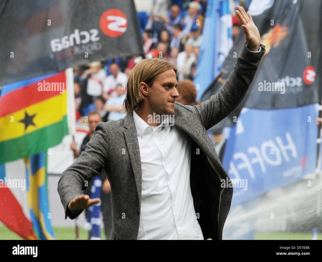 Stuttgart's Timo Hildebrand says goodbye to his fans prior to German ...