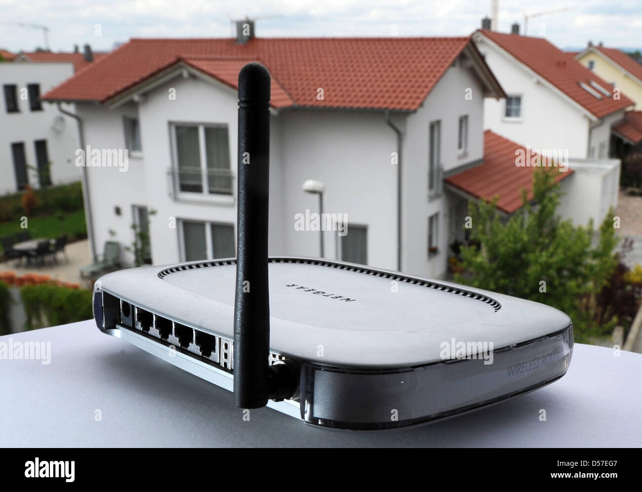 A Wi-Fi router pictured at a house in Straubing, Germany, 12 May 2010 ...
