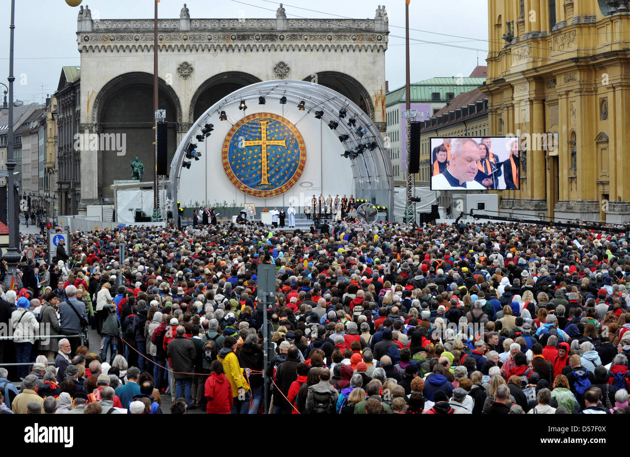 Ecumenical mass hi-res stock photography and images - Alamy