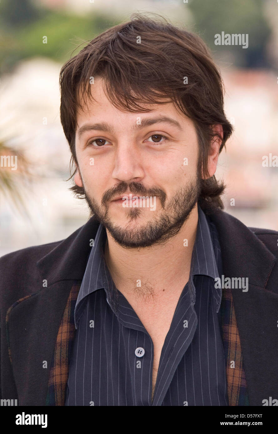 Mexican actor Diego Luna attends the photo call of 'Abel' at 2010 ...