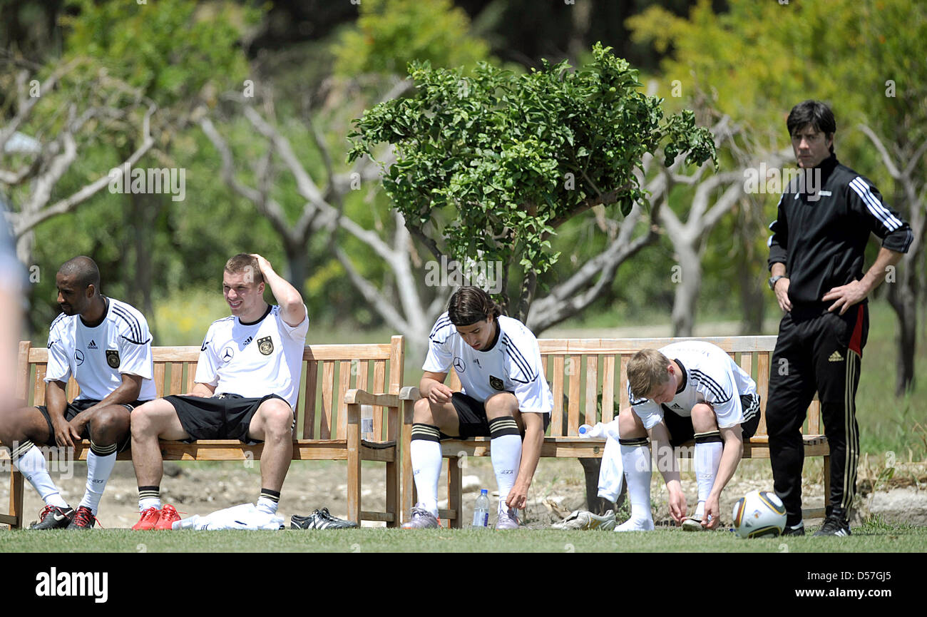 (R) Germany head coach Joachim Loew and his players Toni Kroos, Sami Khedira, Lukas Podolski and ...