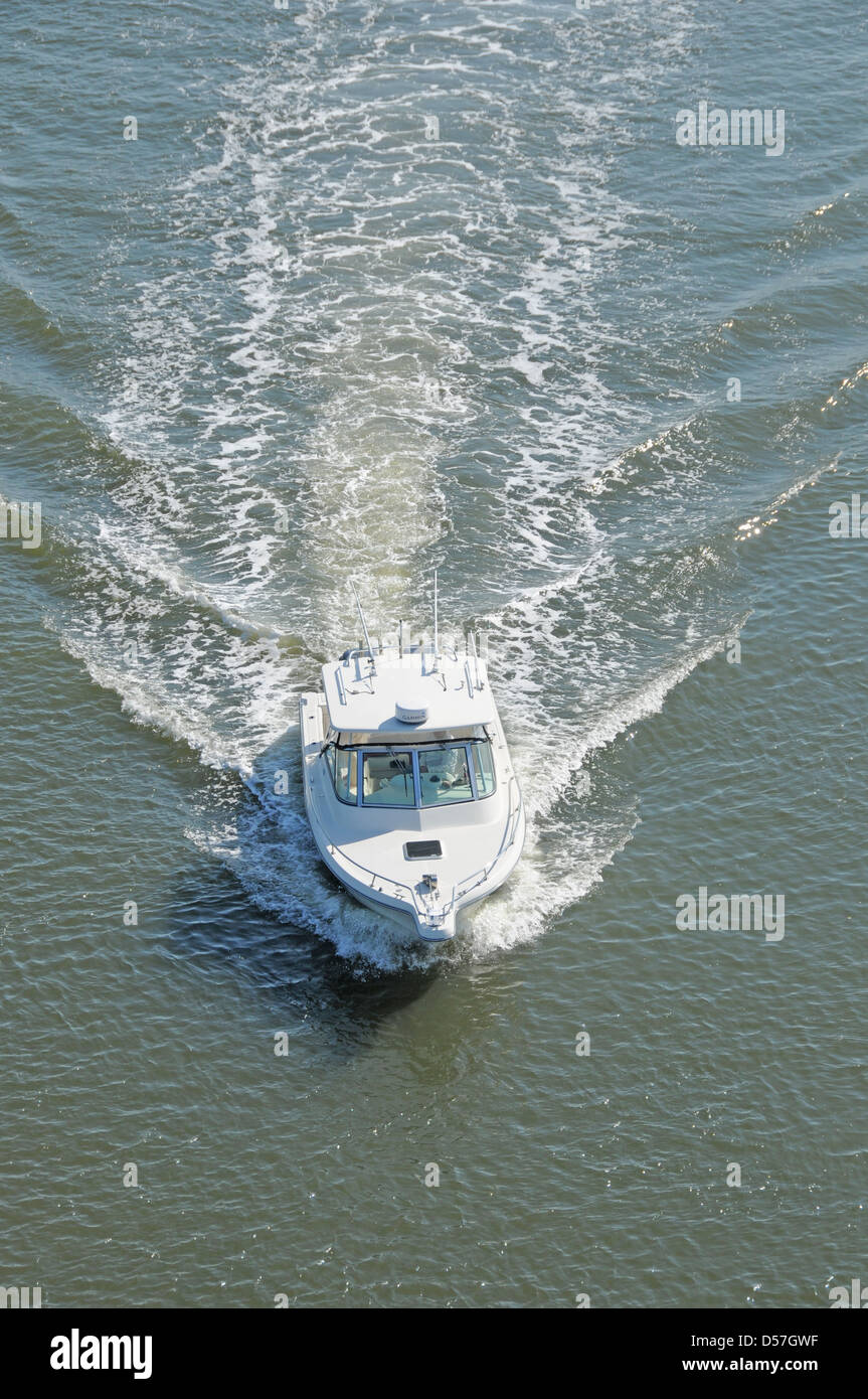 Small yacht on Inner Coastal water Stock Photo - Alamy