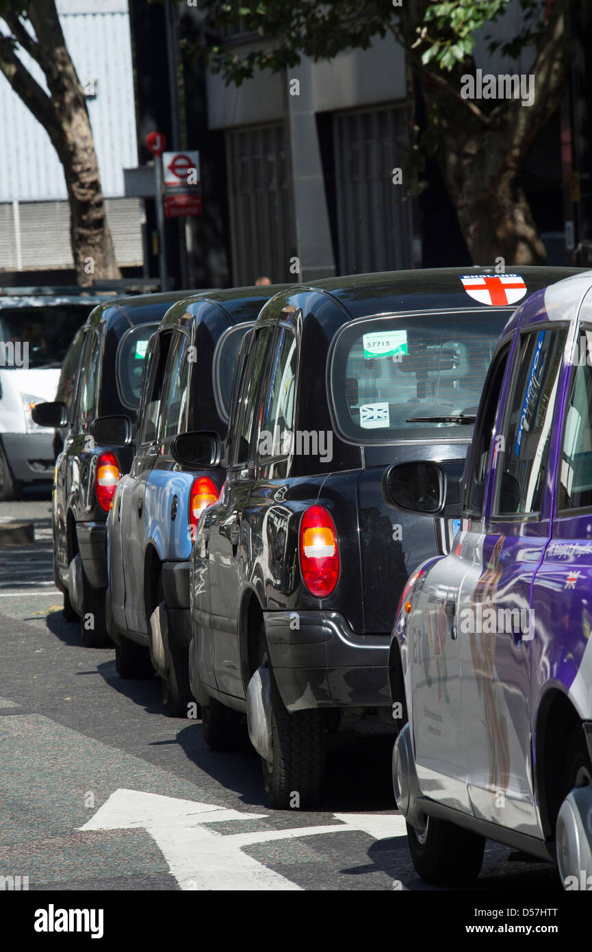 Taxi ranks hi-res stock photography and images - Alamy