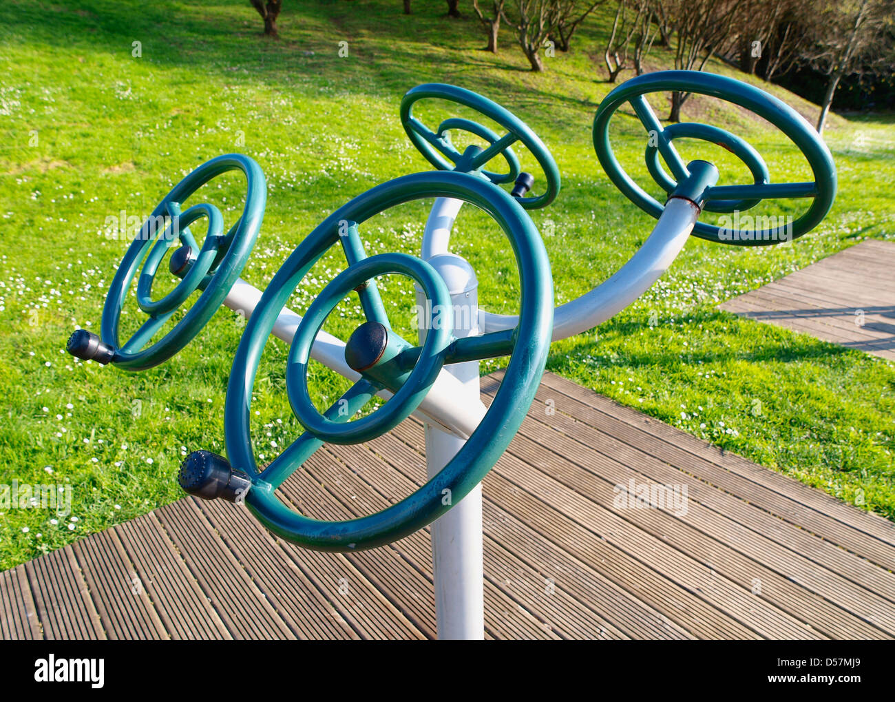 Exercise equipment in public park hi-res stock photography and images ...