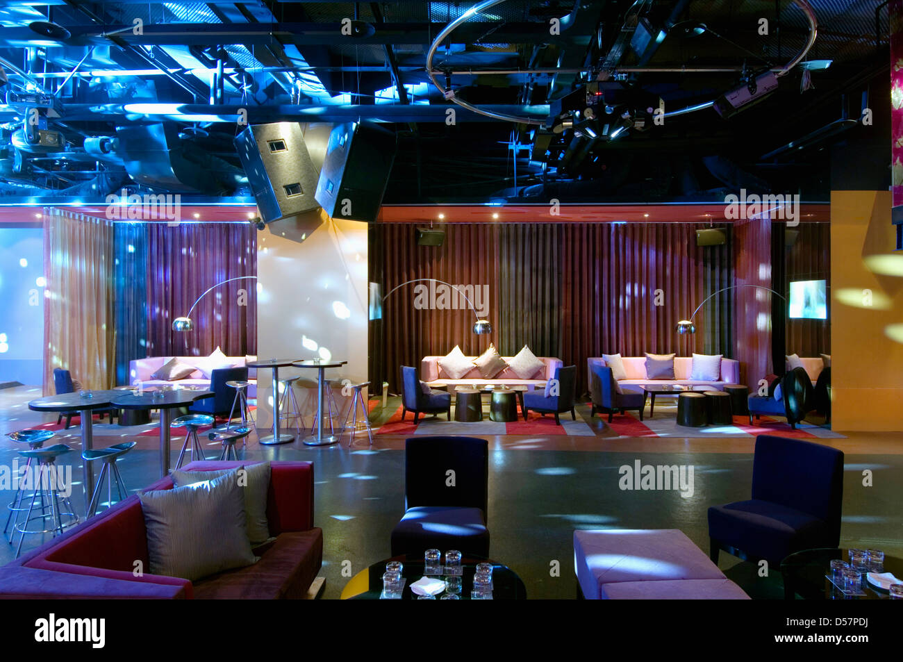 Lounge area in nightclub Stock Photo - Alamy