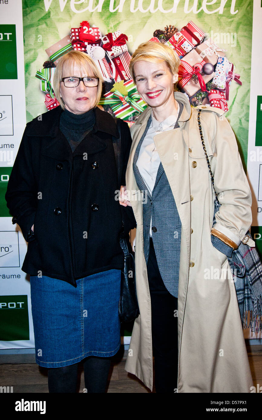 Susann Atwell and mother Petra Pingel at christmas shopping Event at ...