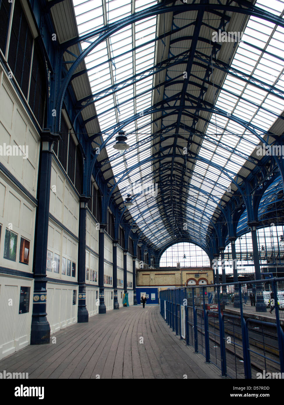 Brighton railway station hi-res stock photography and images - Alamy