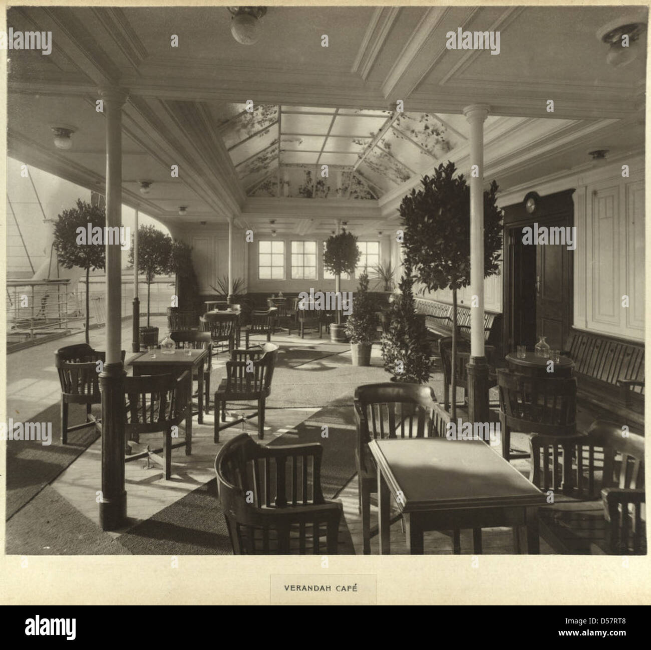 Verandah Cafe High Resolution Stock Photography and Images - Alamy