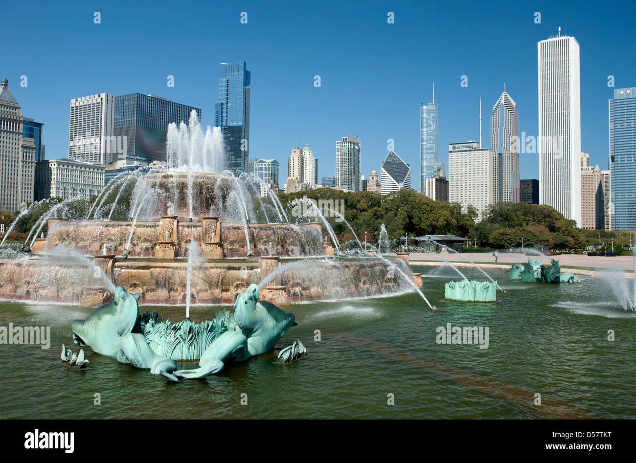 BUCKINGHAM FOUNTAIN (©EDWARD BENNETT / MARCEL LOYAU 1927) GRANT PARK ...
